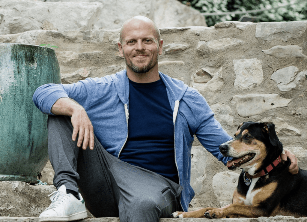 4-Hour Workweek : Journey To Freedom With Tim Ferriss - 1 Hour Guide